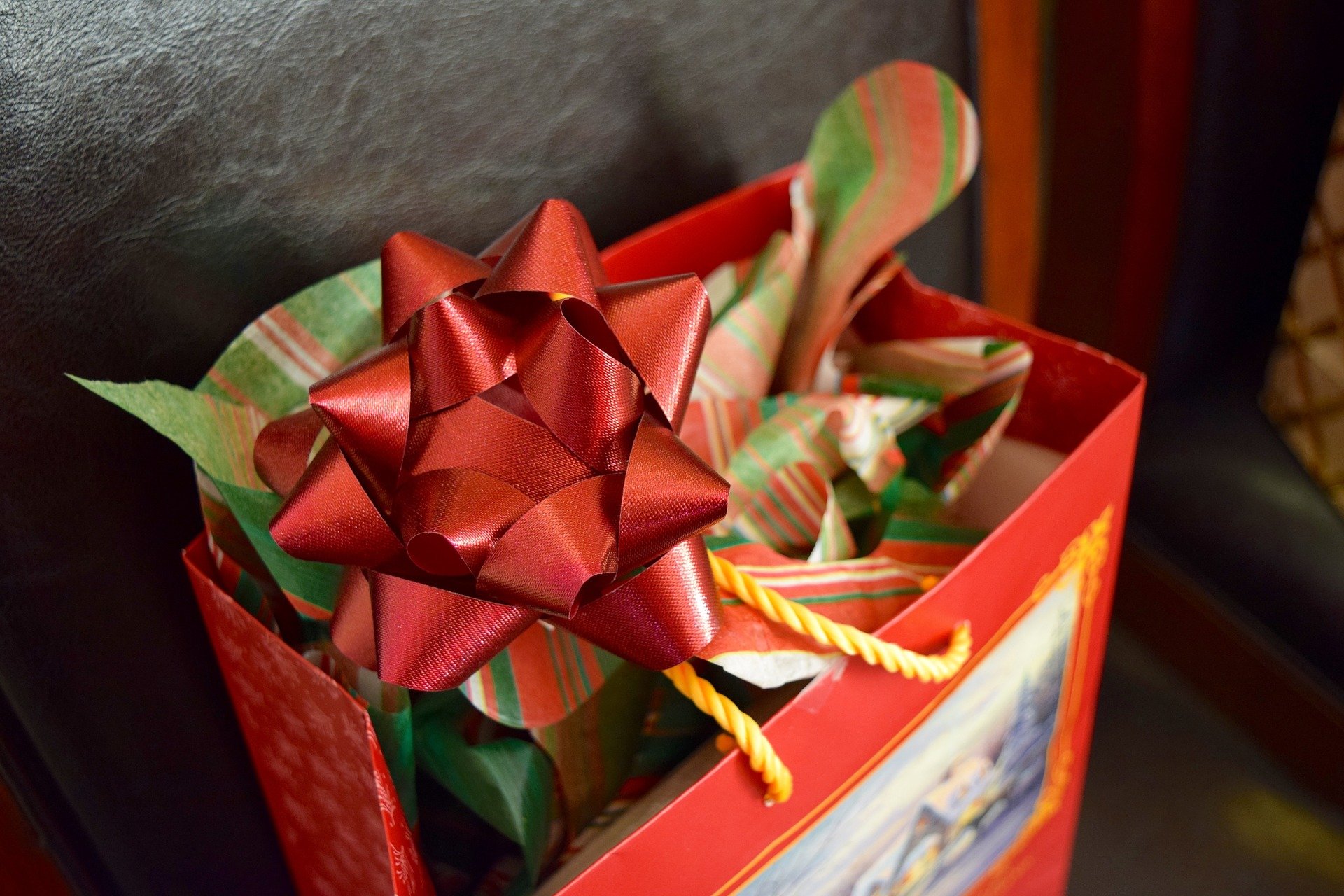 The Gift Game: How to teach kids to receive gifts with graciousness